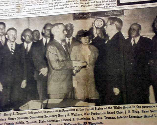 Dramatic headline on the death of FDR... - RareNewspapers.com