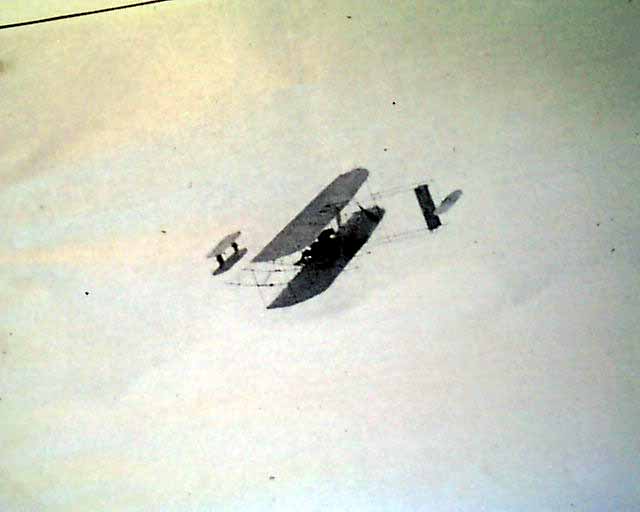 Wright biplane sets altitude record (Wright Brothers ...